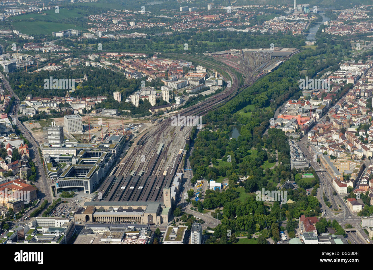 Above ground train station hi-res stock photography and images - Alamy