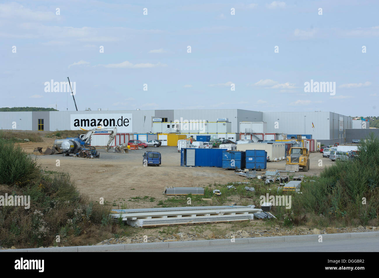 Amazon logistics center hi-res stock photography and images - Alamy