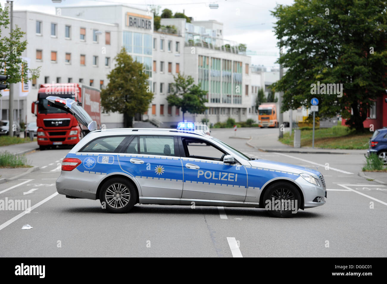 Vehicle blocking road hi-res stock photography and images - Alamy