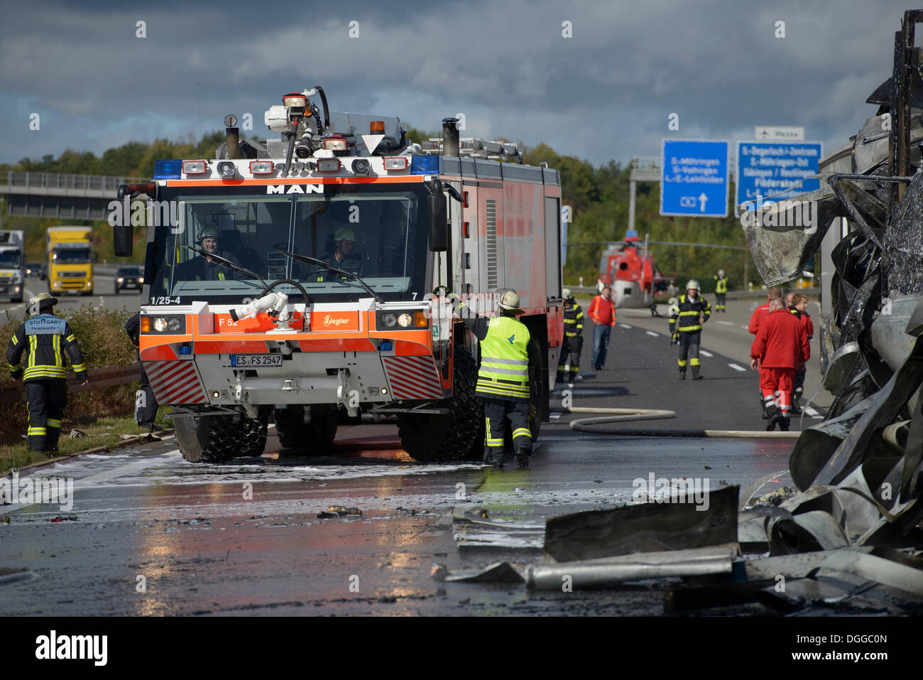 Airport fire engine helping extinguish High Resolution Stock ...