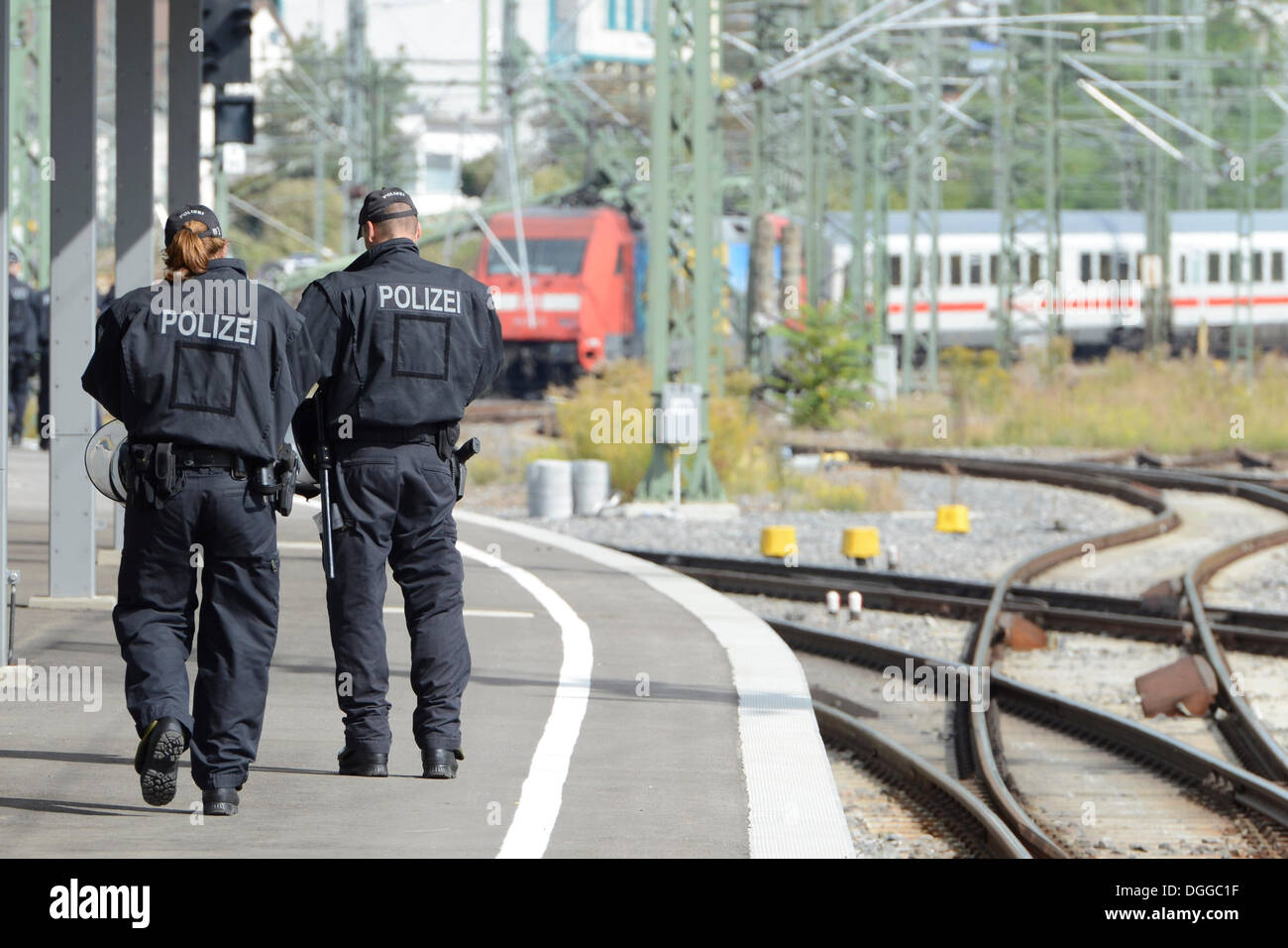 Stuttgart central station hi-res stock photography and images - Alamy