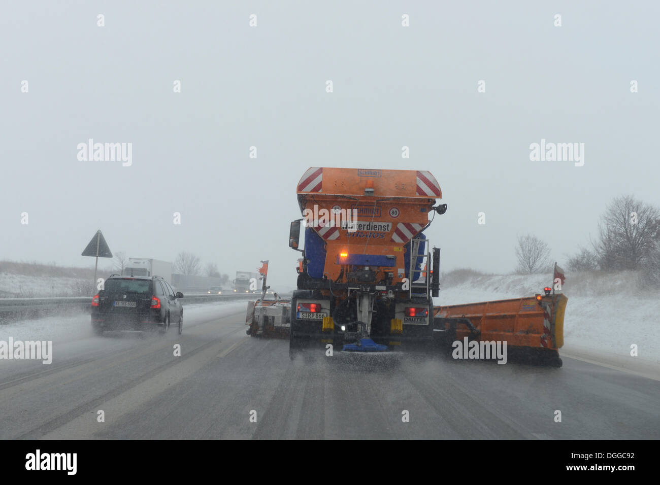 Motorway maintenance vehicle hi-res stock photography and images - Alamy