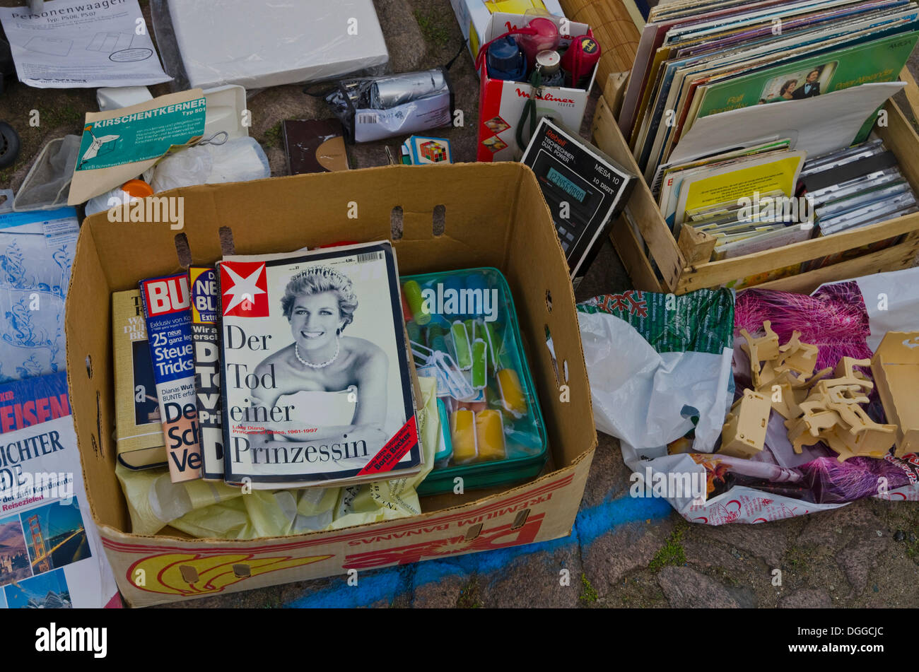 Cds for sale hi-res stock photography and images - Alamy