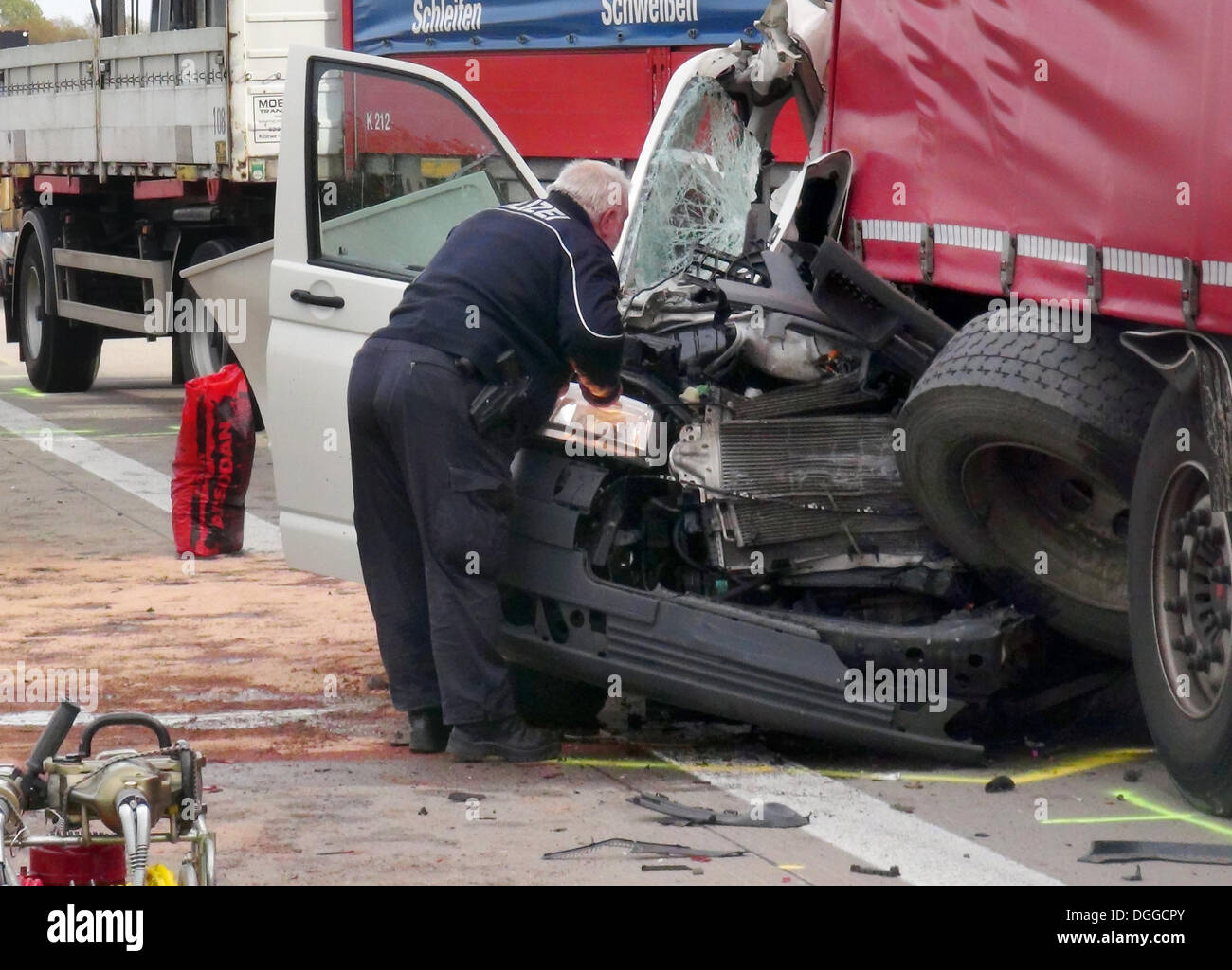 Wreck truck on autobahn a2 hi-res stock photography and images - Alamy