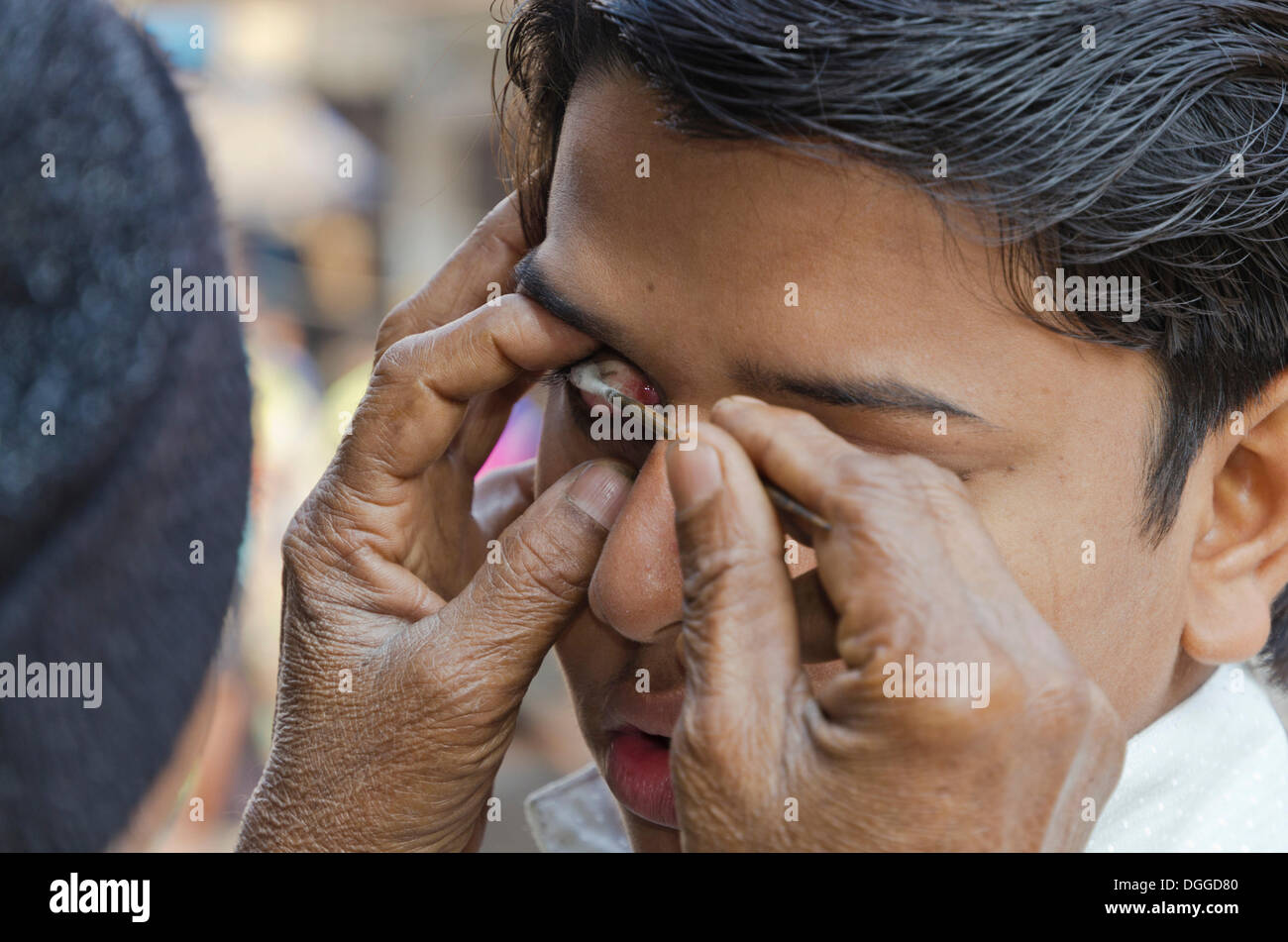 Indian street cleaner hi-res stock photography and images - Alamy