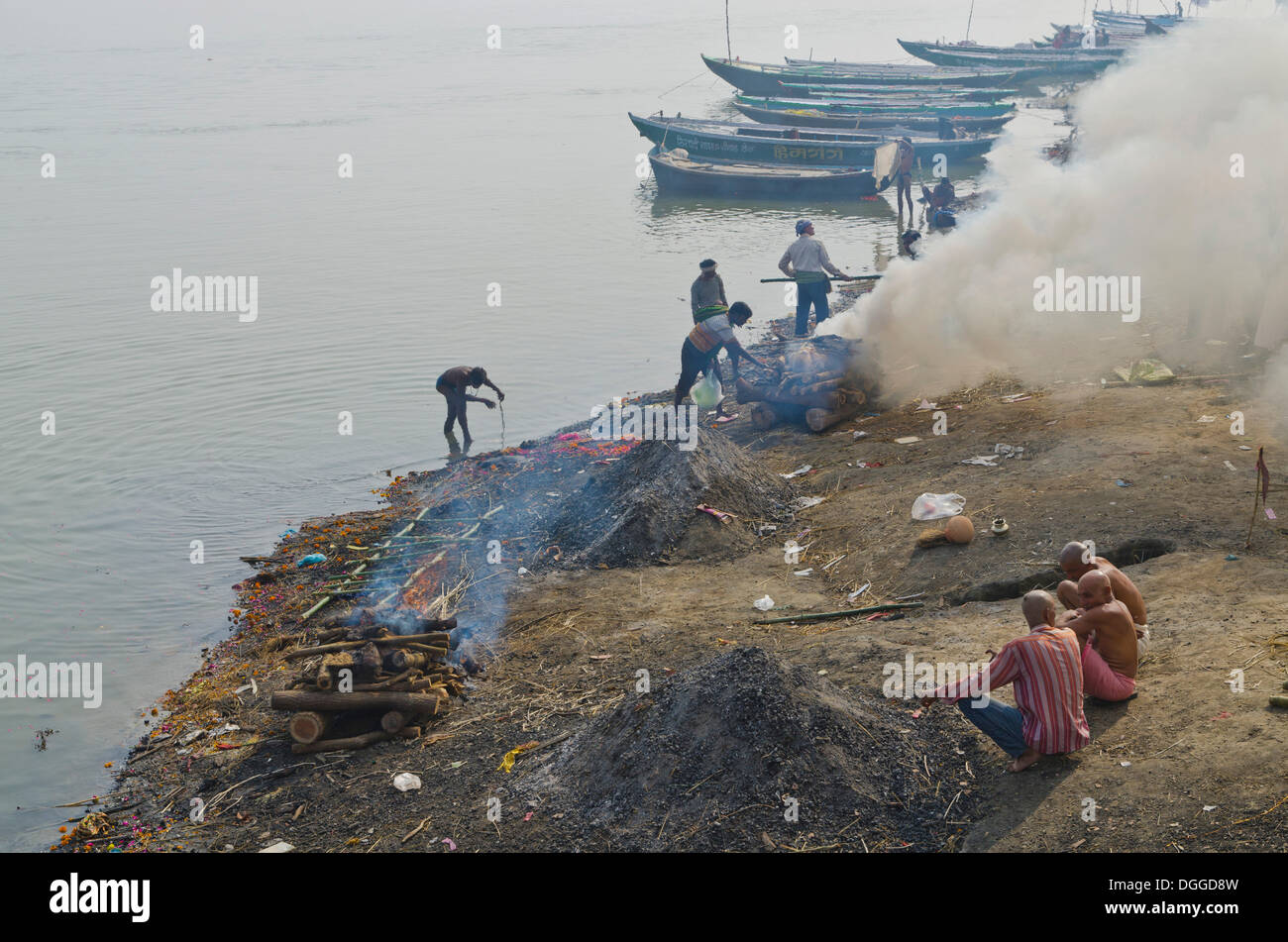 Minor cremation ghat at river Ganges near Tulsi Ghat, Varanasi, India ...