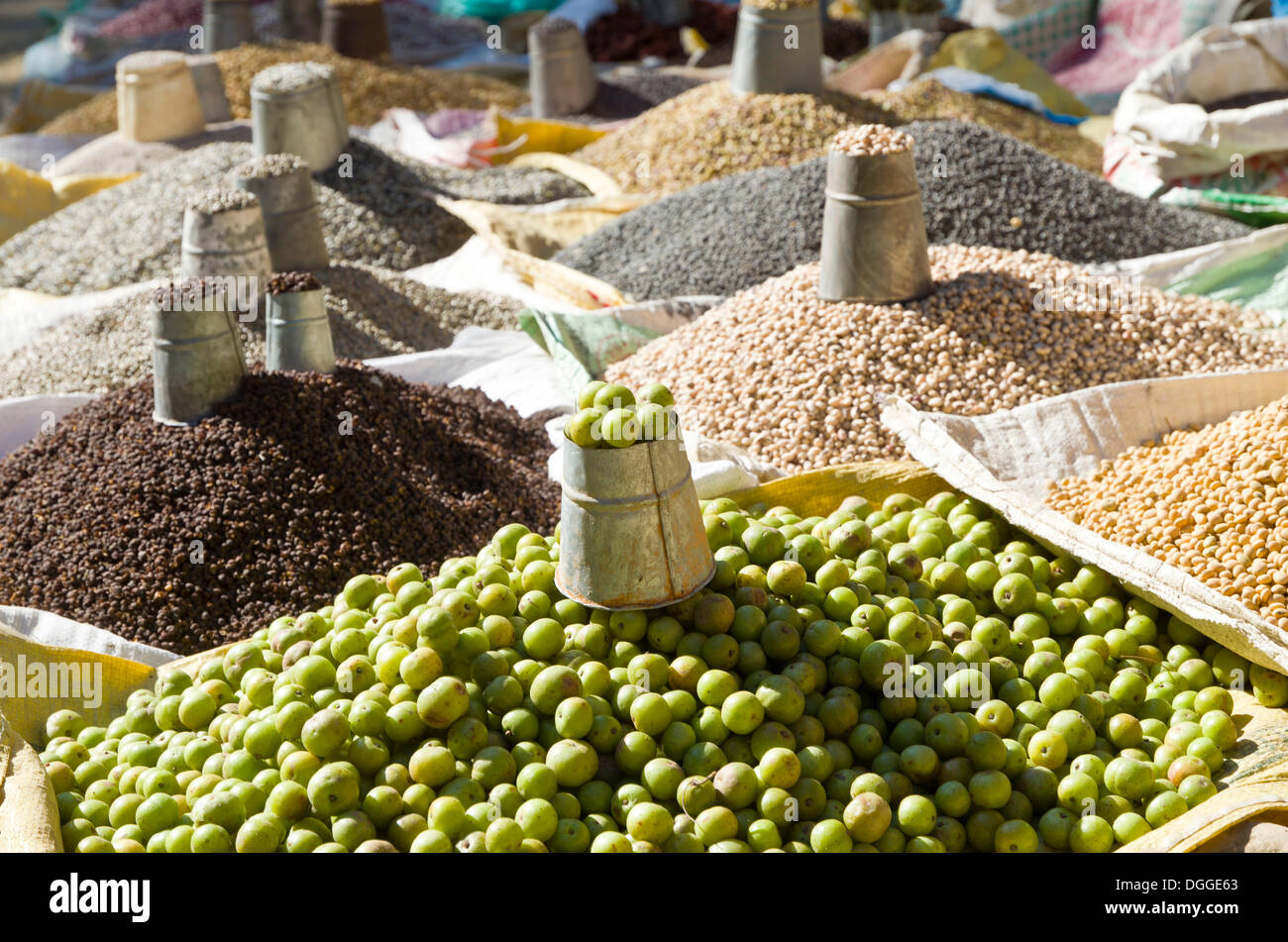 Different types of pulses, dhal, and amlas, displayed for sale ...