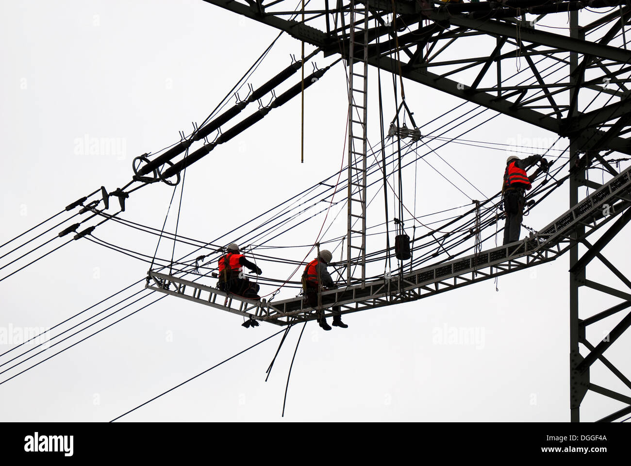 Overhead power lines installation hi-res stock photography and images ...