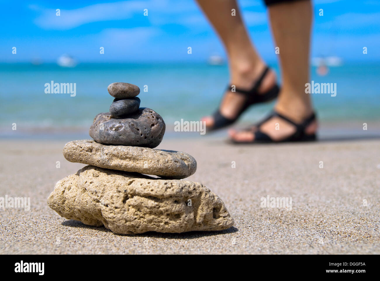 Human pyramid beach hi-res stock photography and images - Alamy