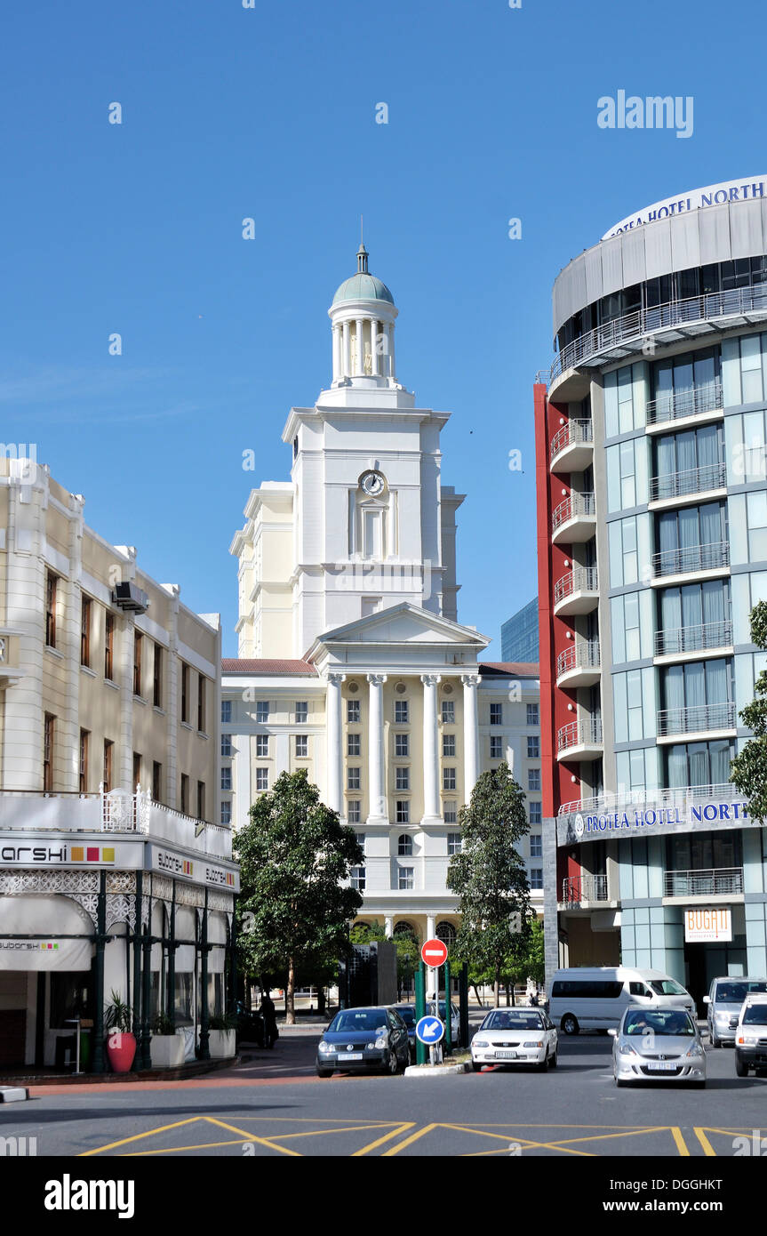 Southern Sun Hotel, Victorian style high-rise building, Cape Town ...