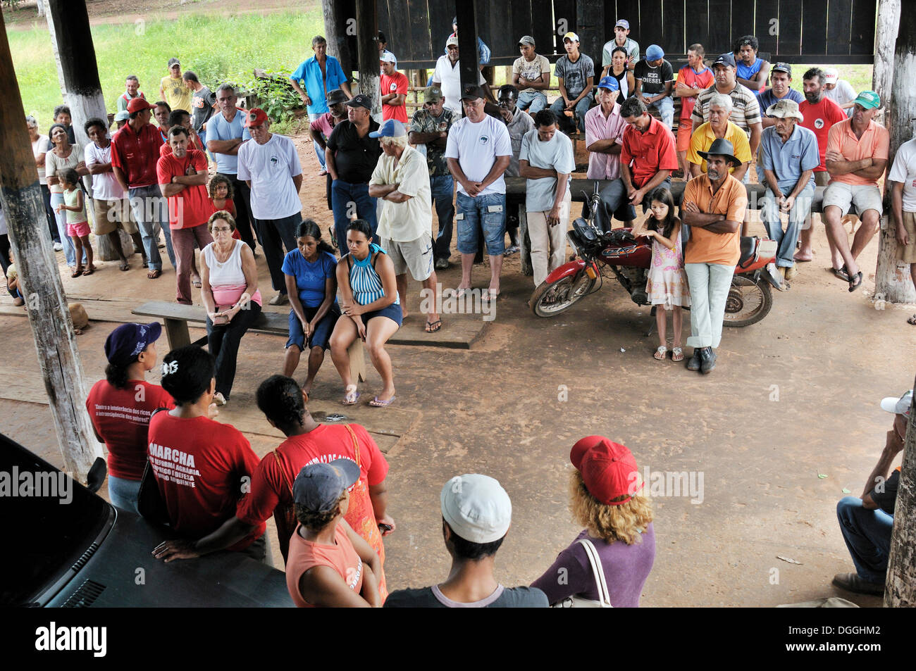 Election of the camp management, landless camp Acampamento 12 de Otubro ...