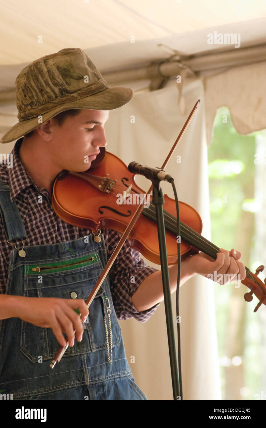 Country Violin Music High Resolution Stock Photography and Images - Alamy