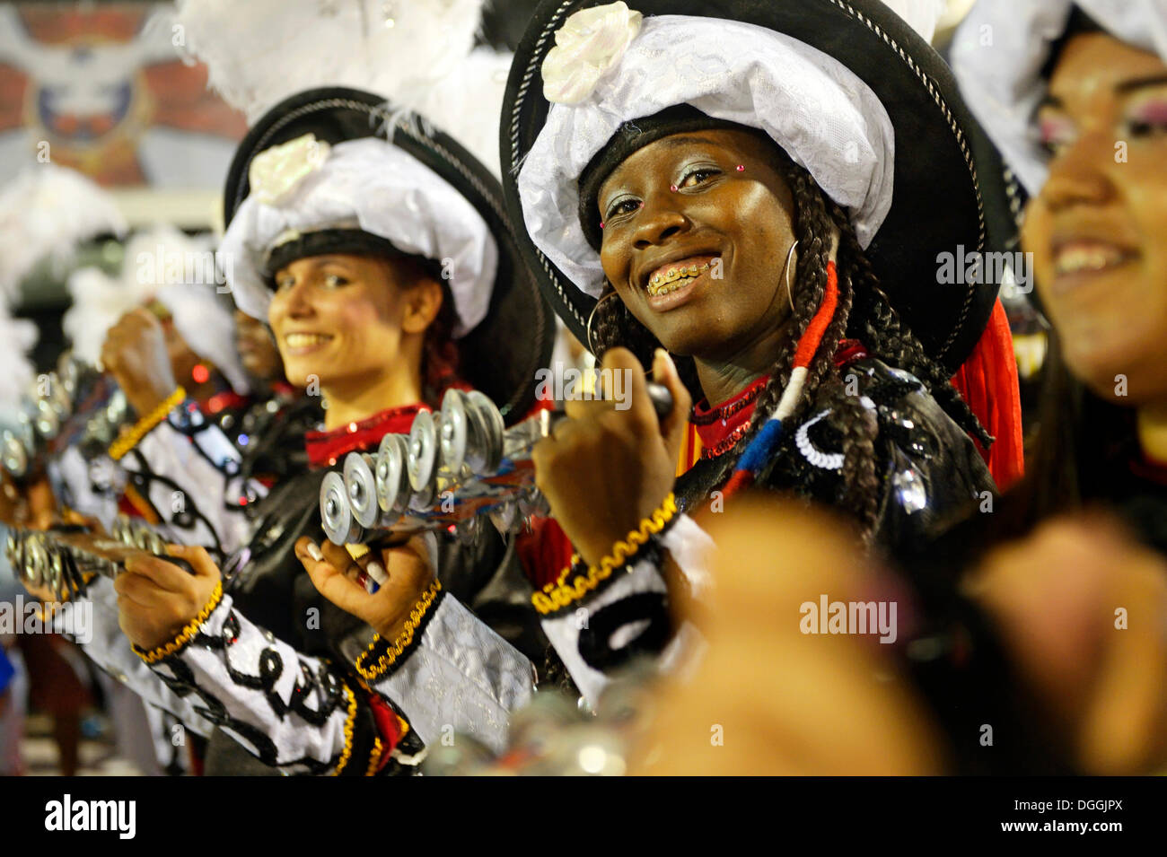 Female Samba musicians, parade of the samba school Inocentes de Belford ...