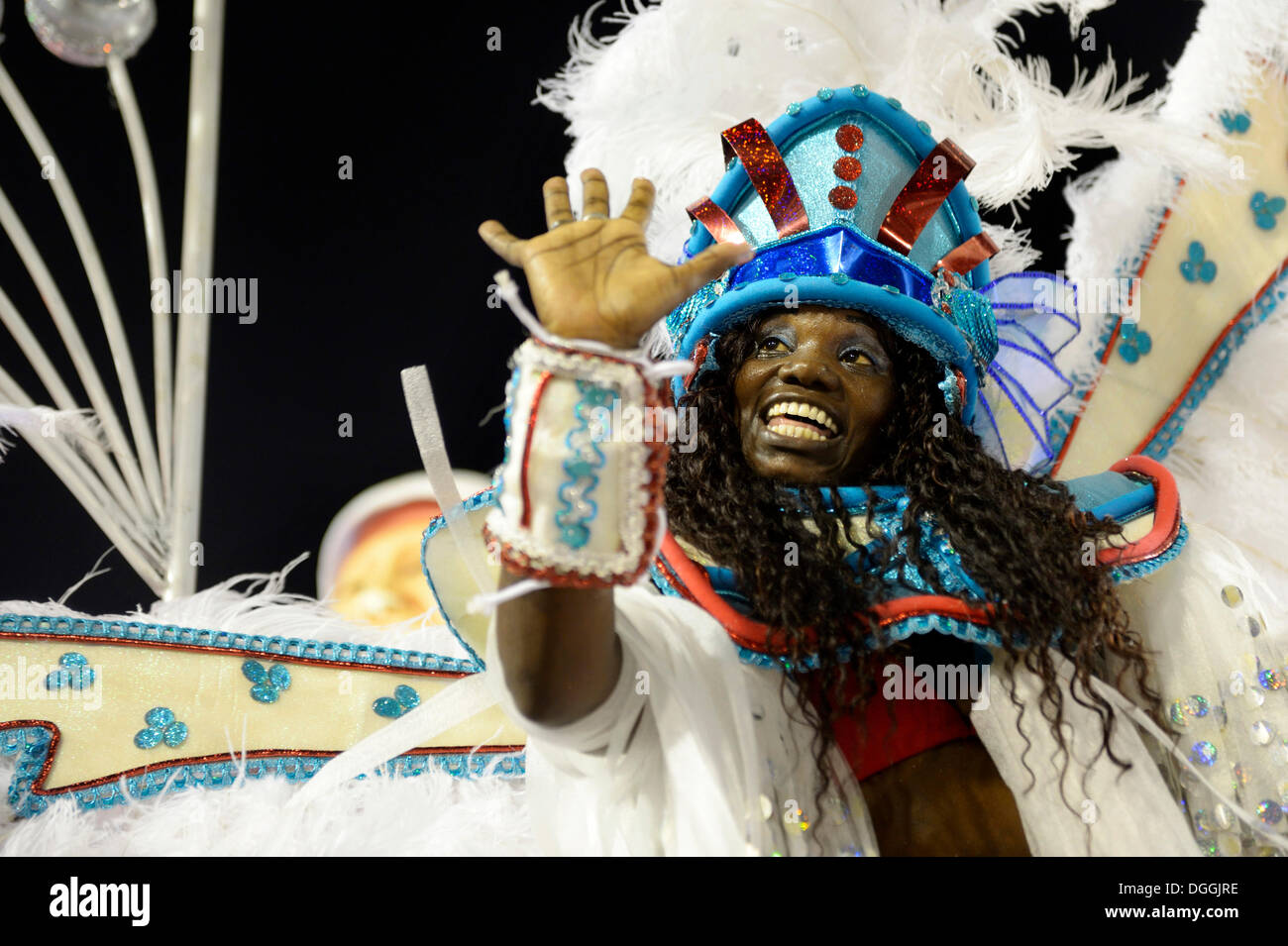 Female brazilian carnival samba dancer hi-res stock photography and ...