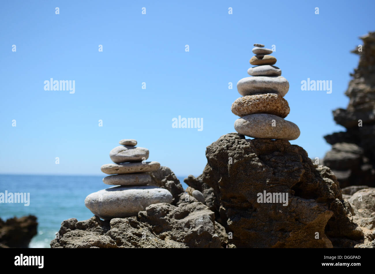 Stone sculptures on beach hi-res stock photography and images - Alamy