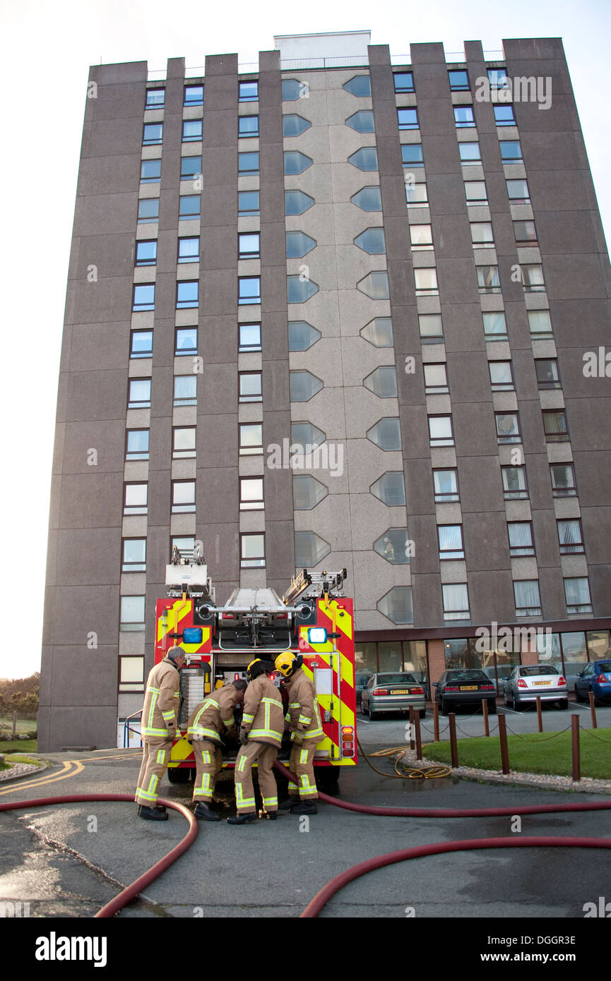 High rise fire hi-res stock photography and images - Alamy