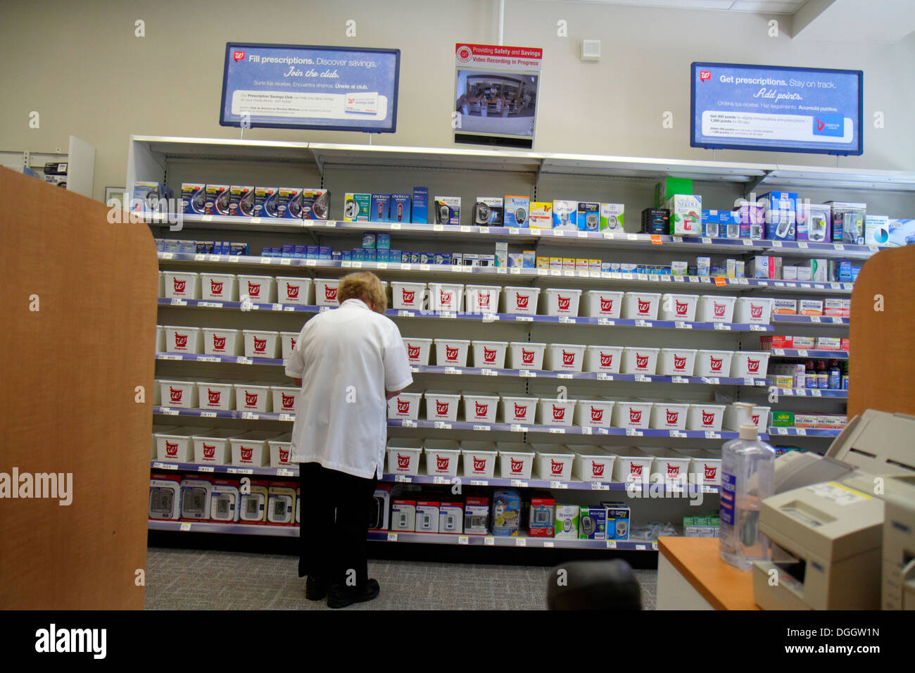 Miami florida walgreens pharmacy drugstore hi-res stock photography and ...