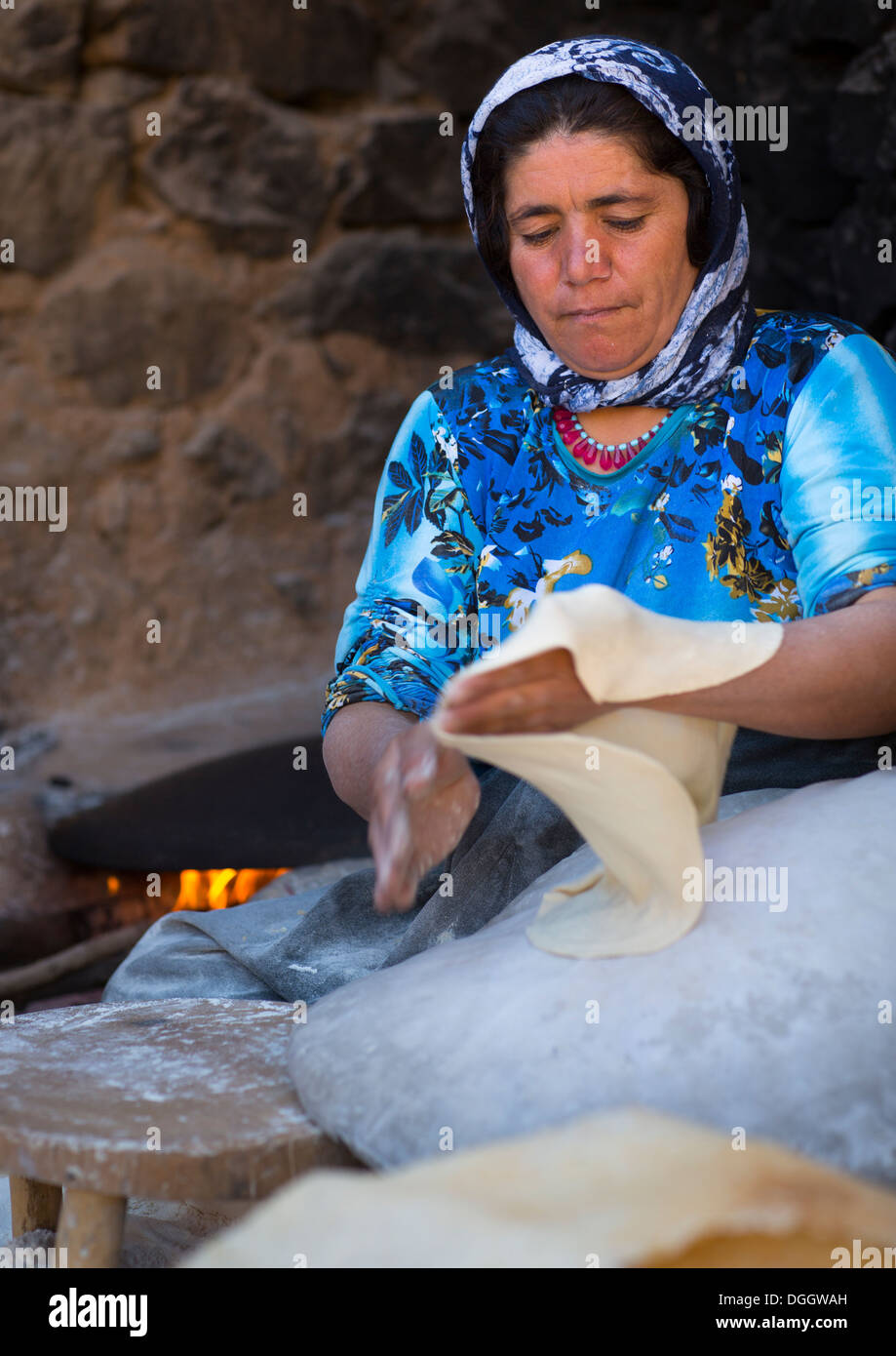 Kurdish Woman Making Local Bread, Palangan, Iran Stock Photo - Alamy