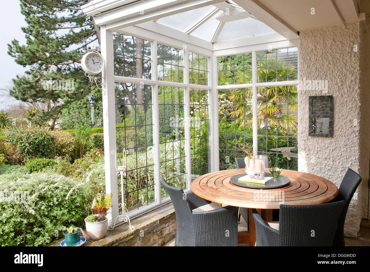 House with veranda hi-res stock photography and images - Alamy