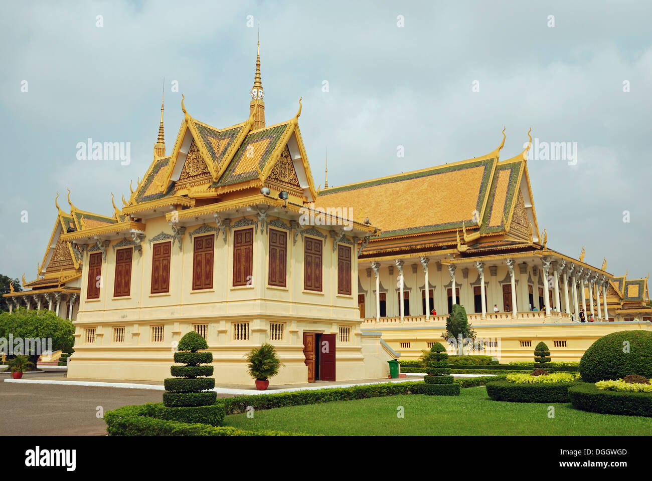 Chaktomuk hall, phnom penh hi-res stock photography and images - Alamy