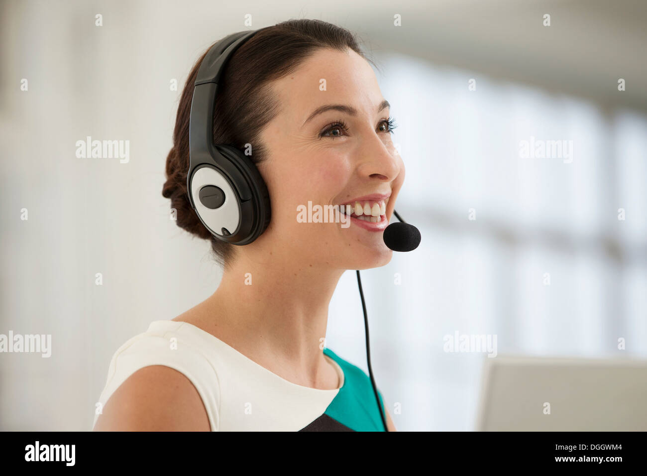 Female telephonist hi-res stock photography and images - Alamy