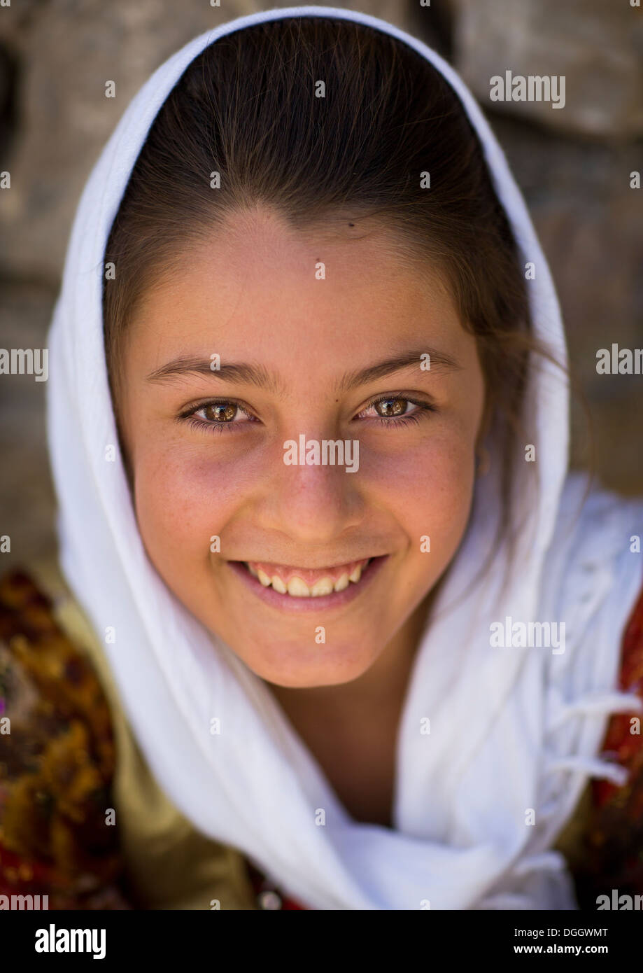 Kurdish girl hi-res stock photography and images - Alamy