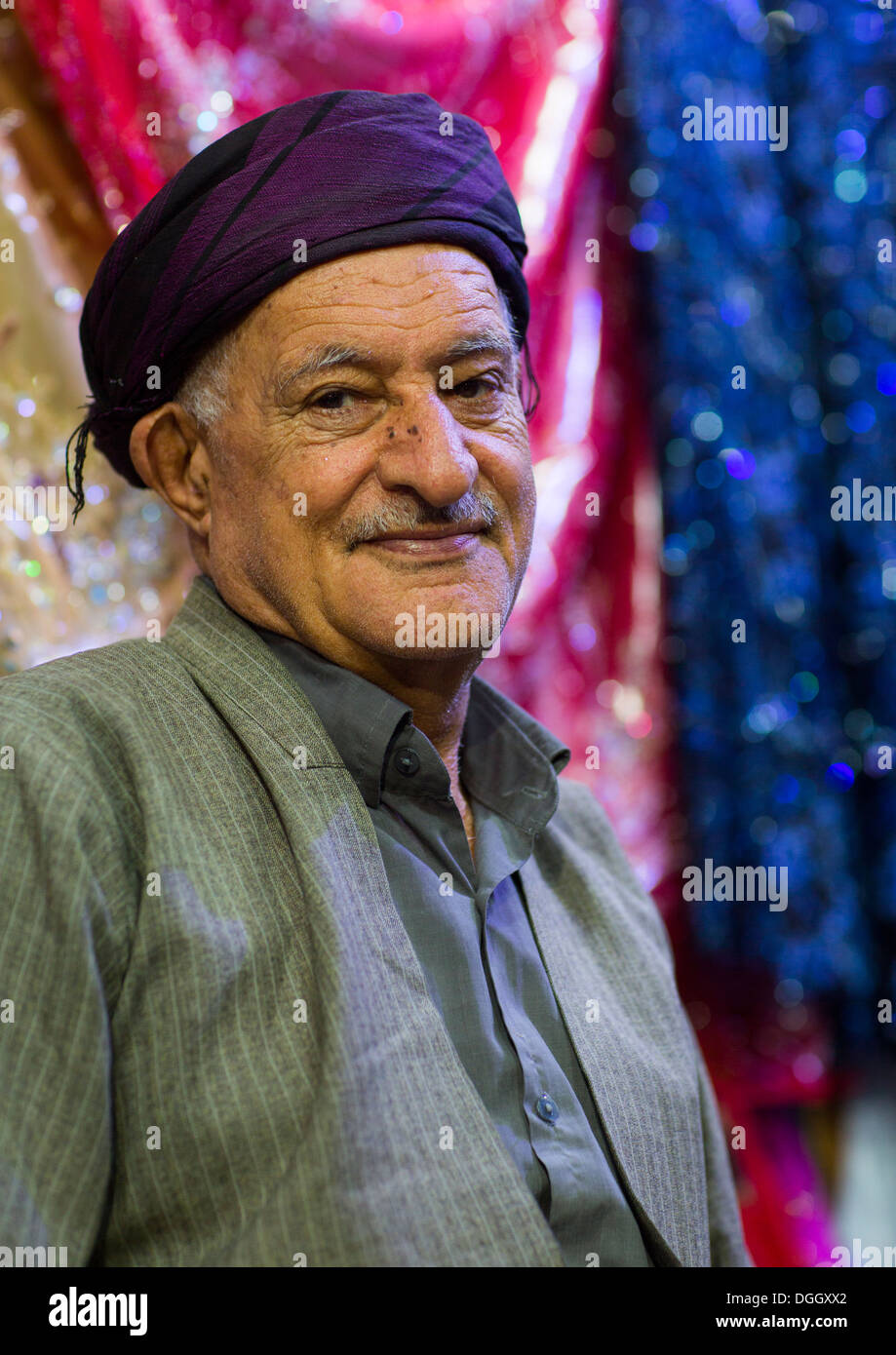 Kurdish men in traditional clothing hi-res stock photography and images ...