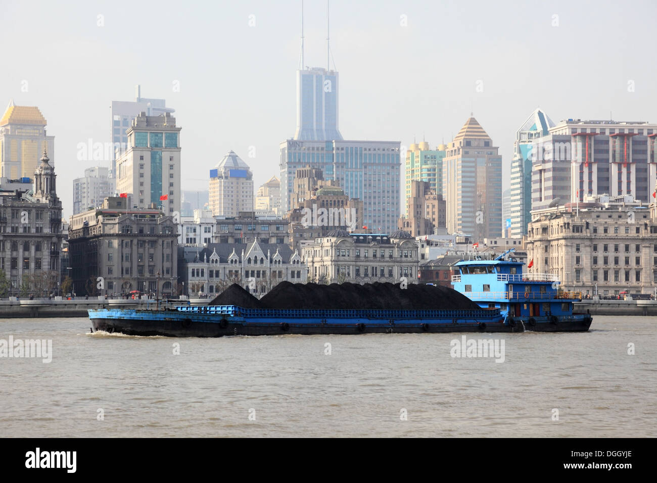 Chinese barge hi-res stock photography and images - Alamy