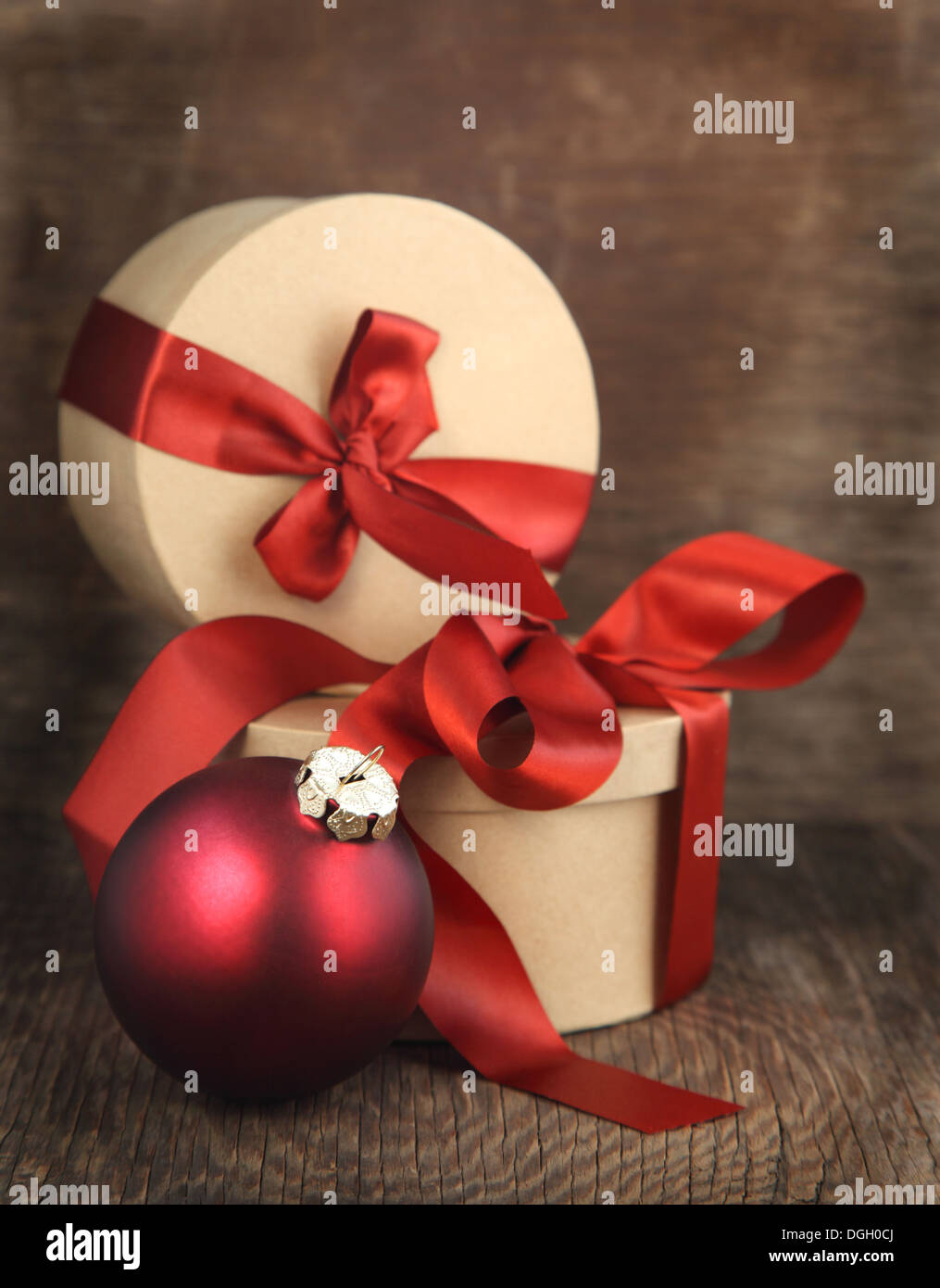 Gift box decoration hi-res stock photography and images - Alamy