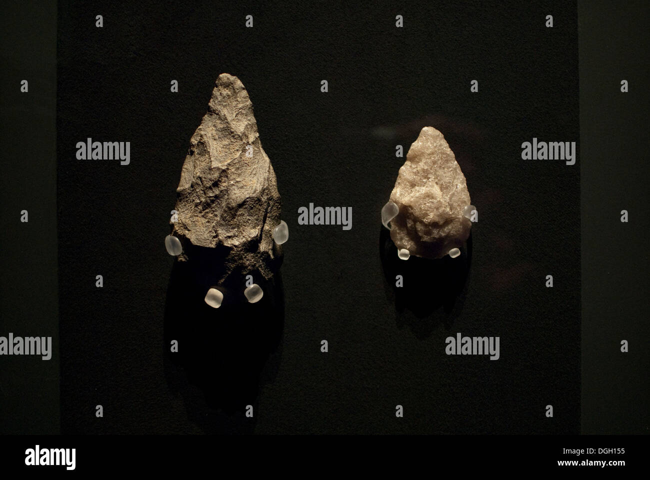 Quartz lava bifaces from early hi-res stock photography and images - Alamy