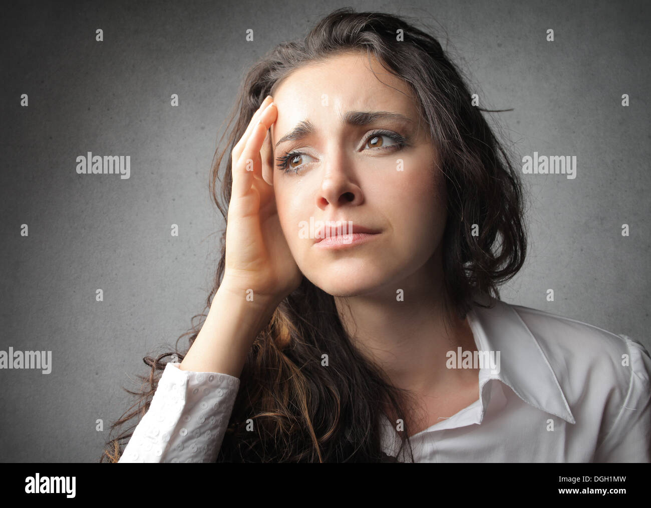 Portrait of a crying girl Stock Photo - Alamy
