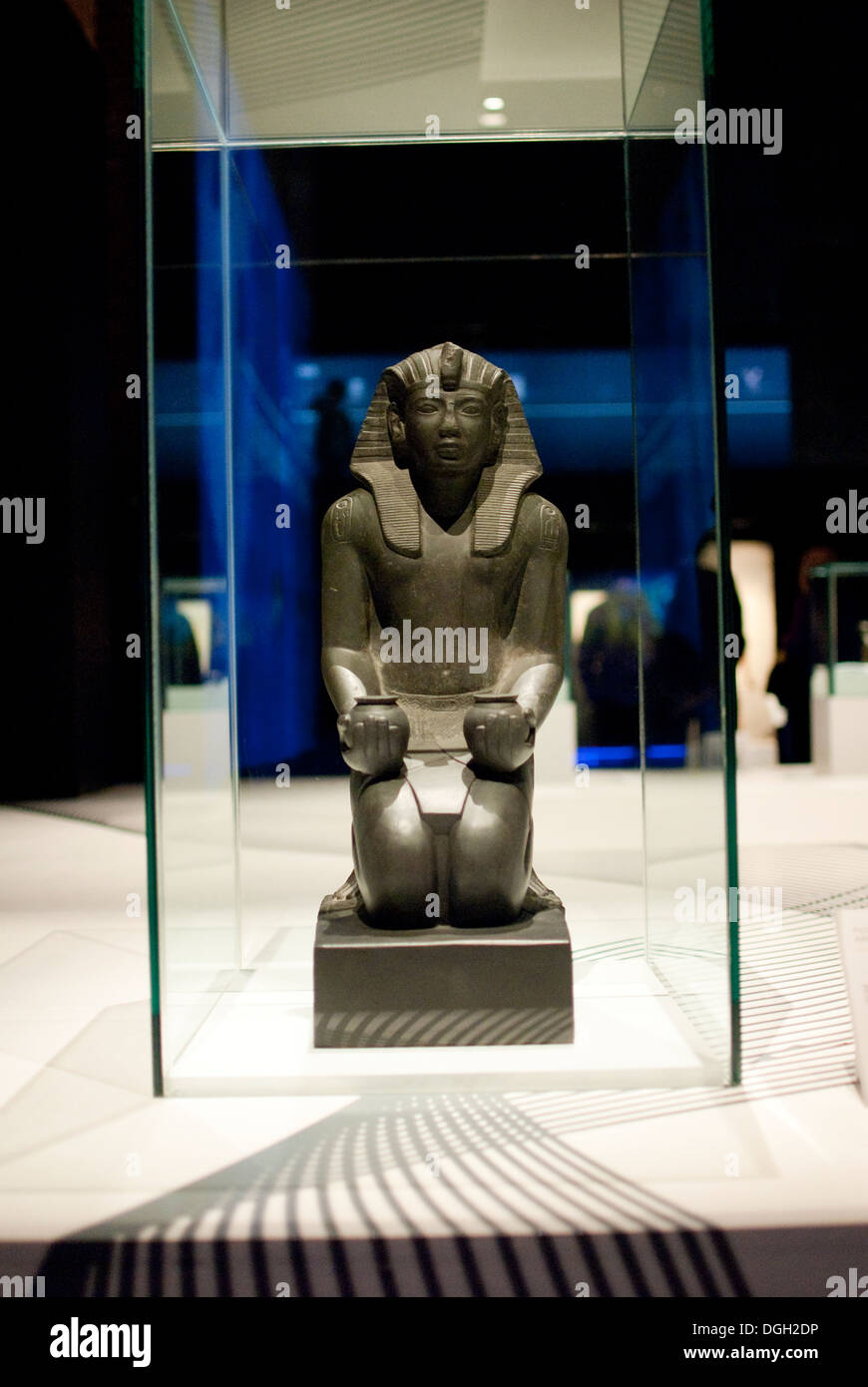 Figure of kneeling Ramses IV. Egypt, Dinasty XX, aprox. 1153-1147 B.C ...