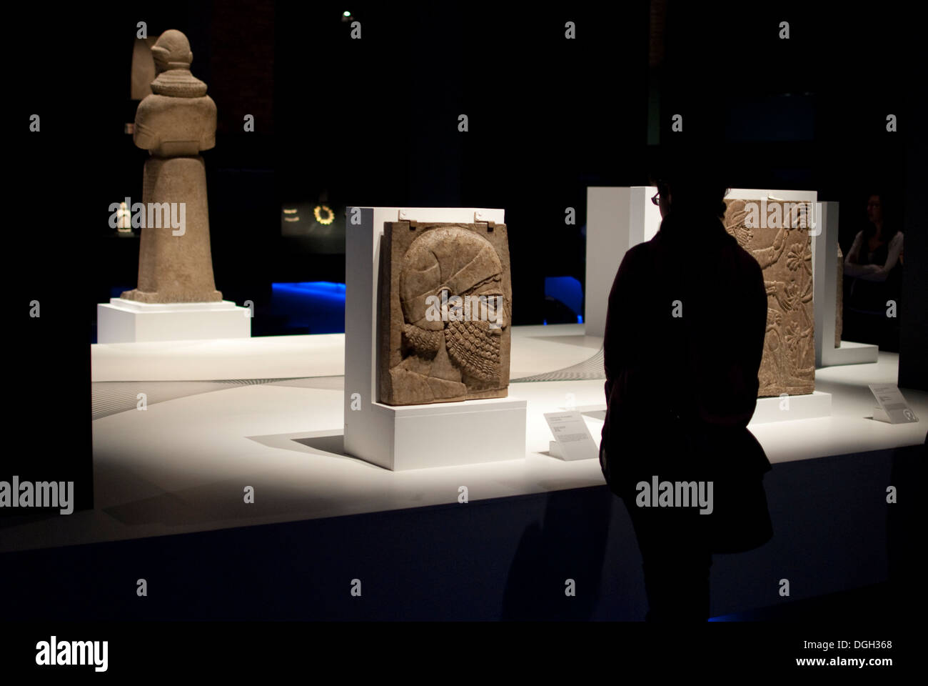 Assyrian alabaster relief hi-res stock photography and images - Alamy