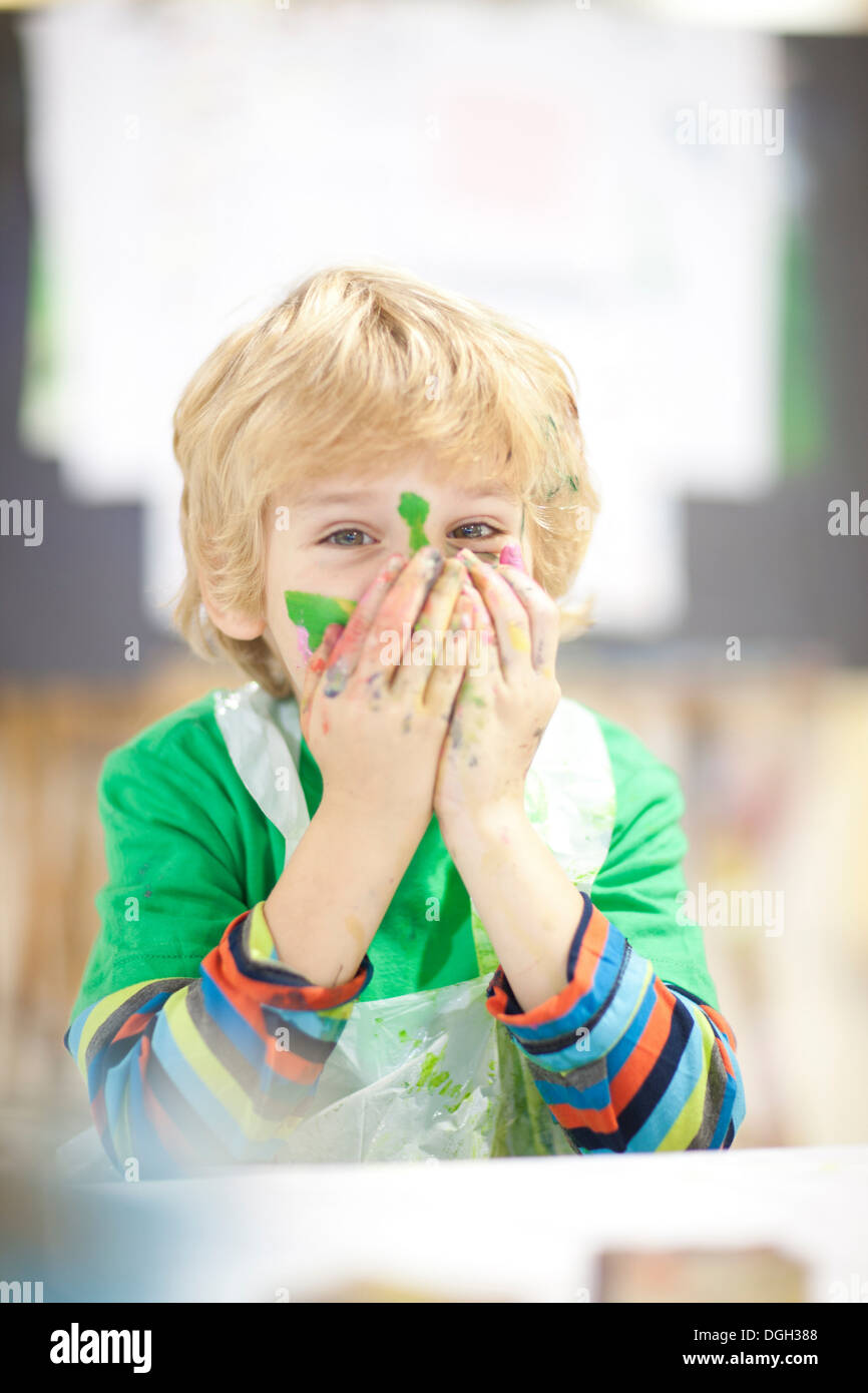 Hands over mouth hi-res stock photography and images - Alamy