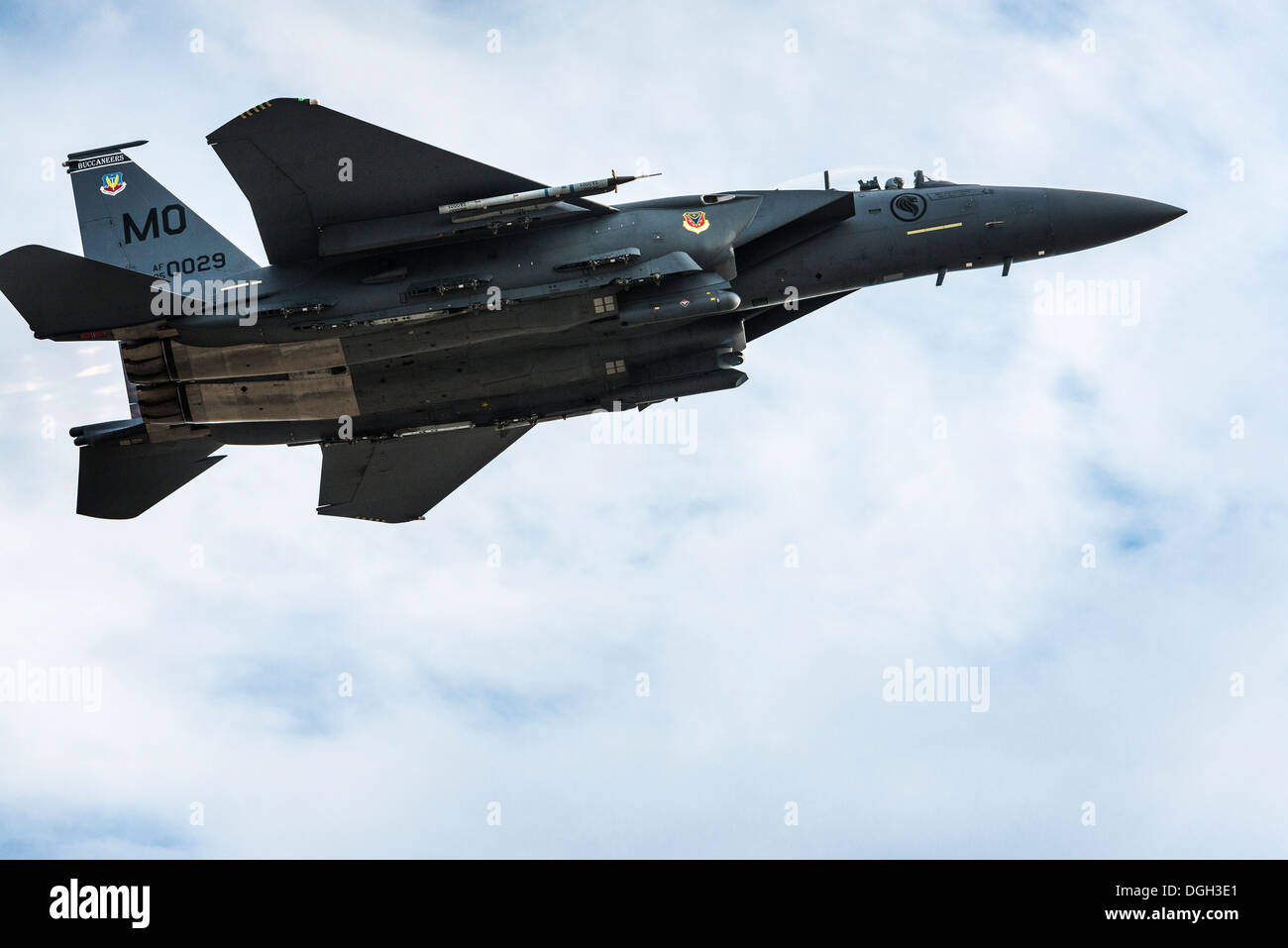 A Singapore Air Force F-15SG Strike Eagle takes off at Mountain Home ...