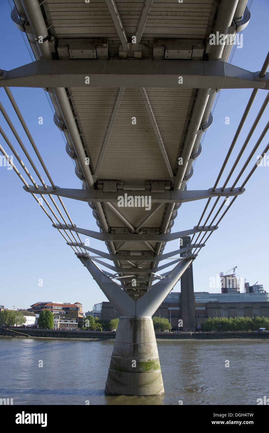 Underneath steel suspension footbridge crossing river, Millennium ...