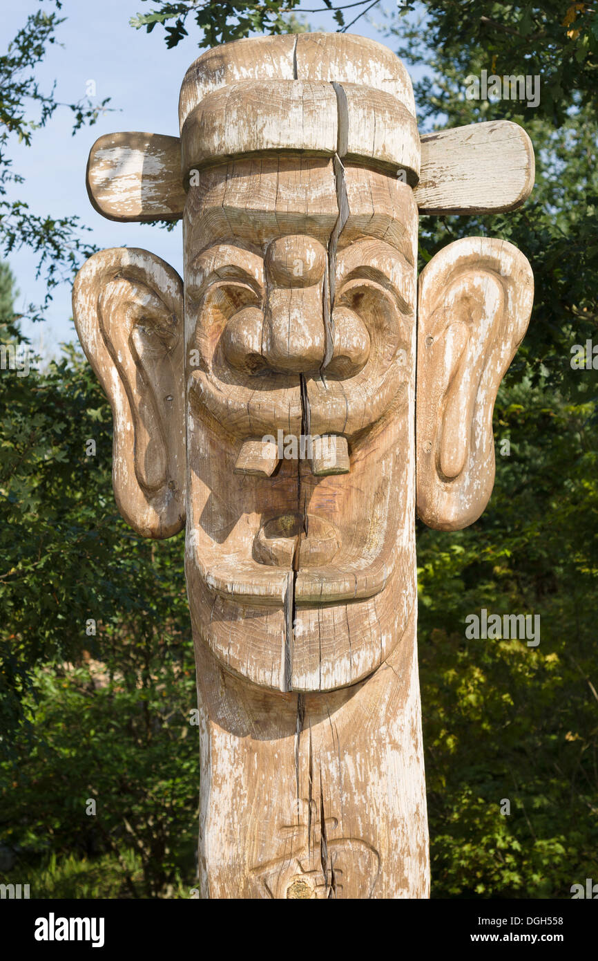 Traditional Korean deities carved out of wood Stock Photo - Alamy