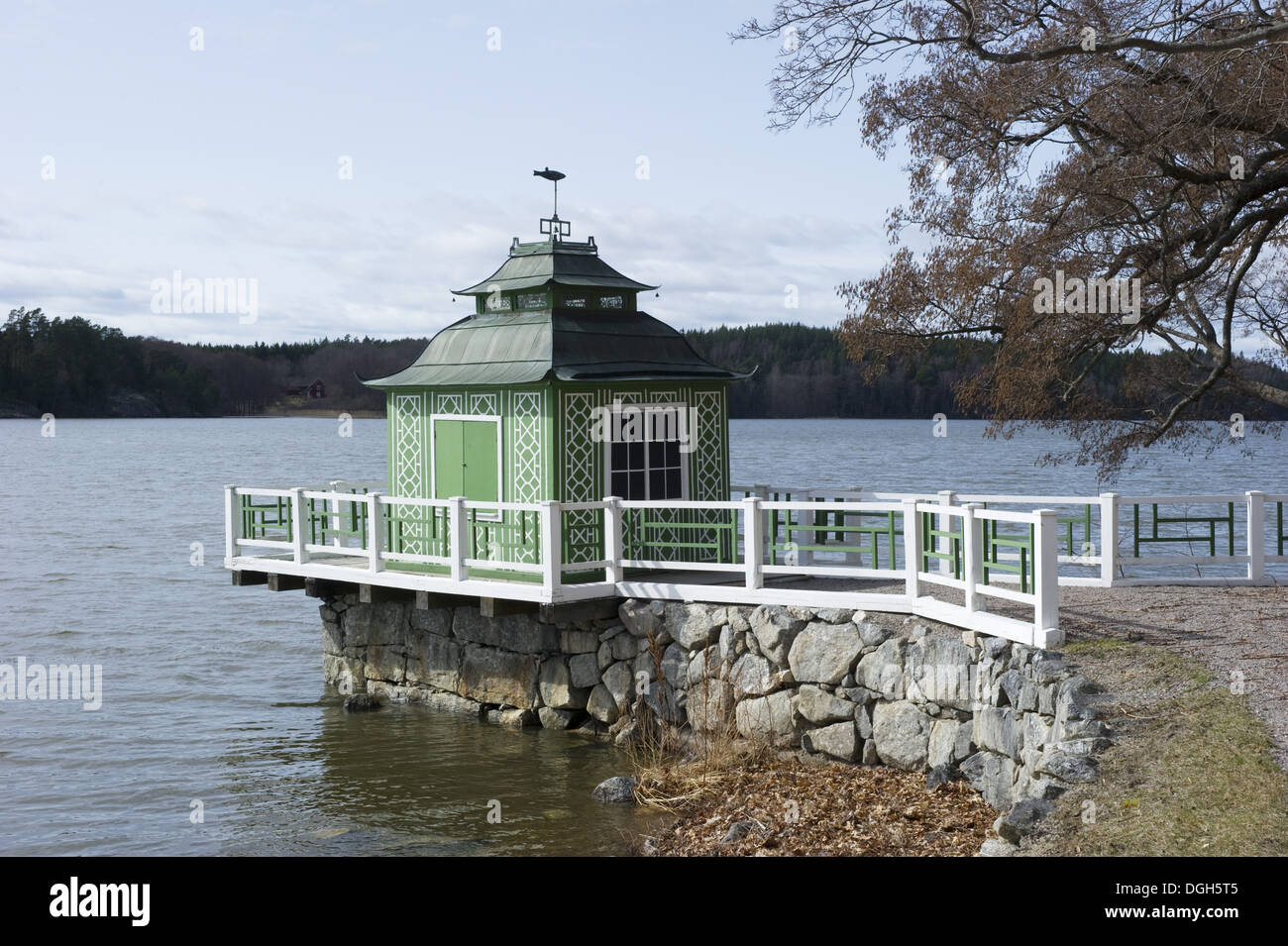 Country house shell hi-res stock photography and images - Alamy