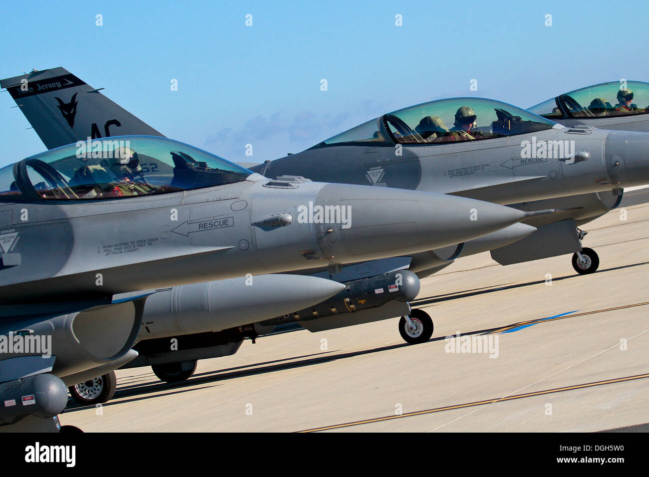 U.S. Air Force F-16C Fighting Falcons from the New Jersey Air National ...