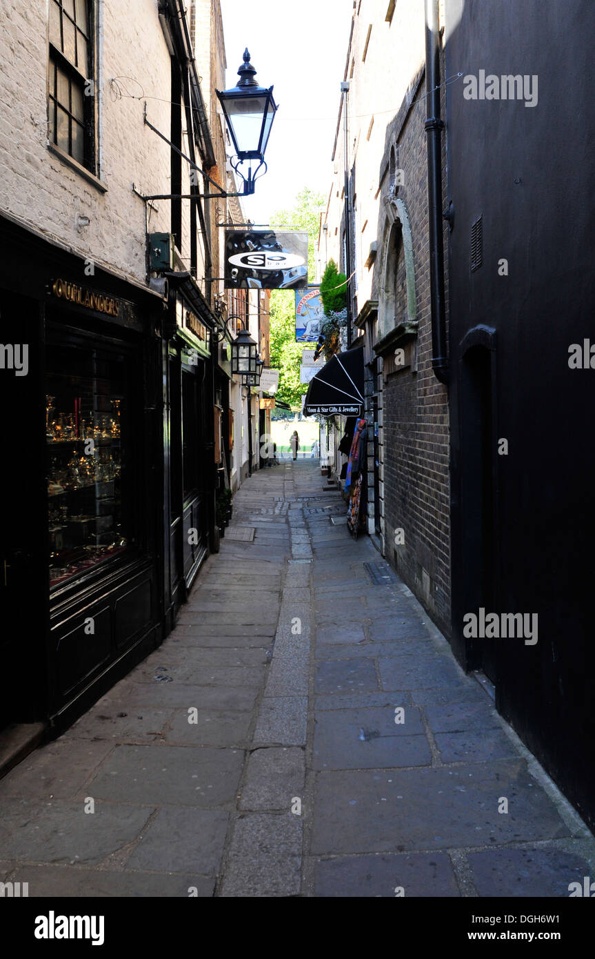 An alleyway in Richmond, London, UK Stock Photo - Alamy