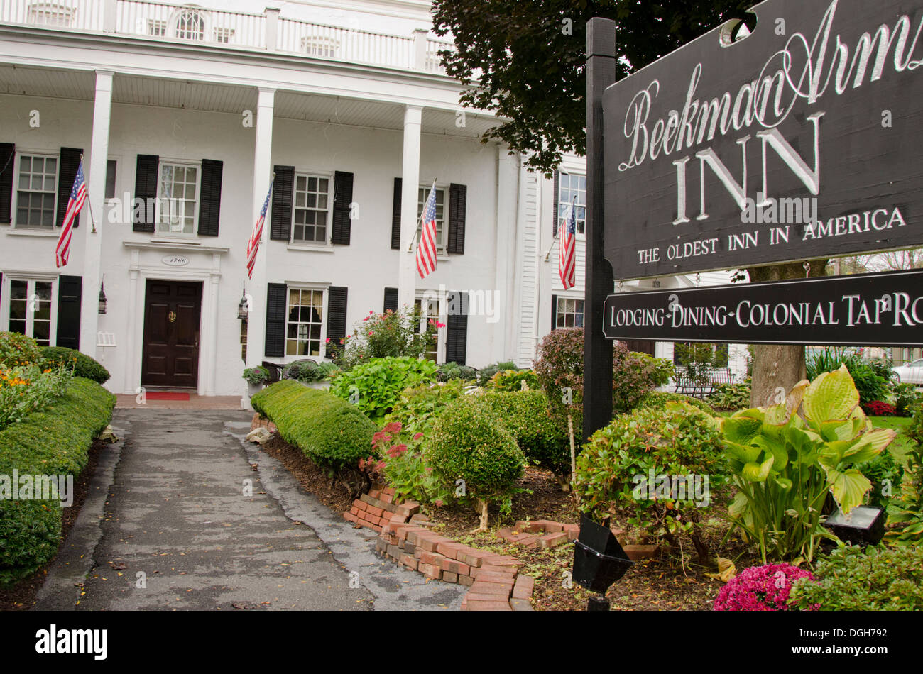 New York, Rhinebeck. Historic Beekman Arms Inn, the oldest inn in ...