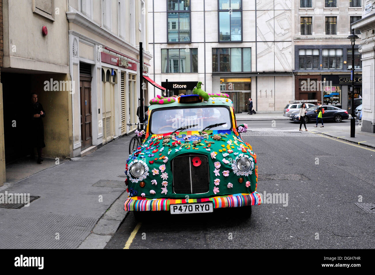 Unusual london taxi hi-res stock photography and images - Alamy