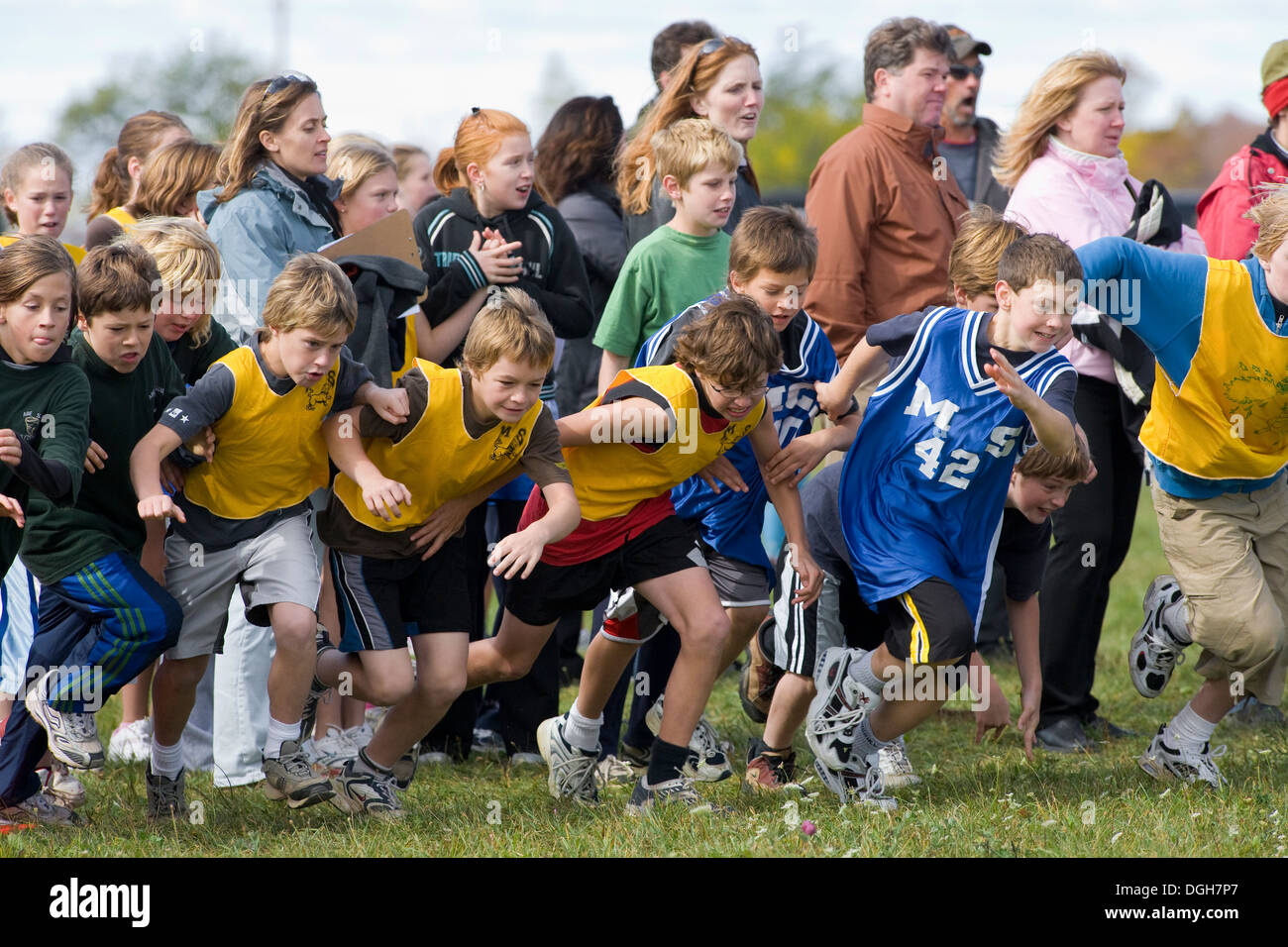 children running in a race Stock Photo - Alamy