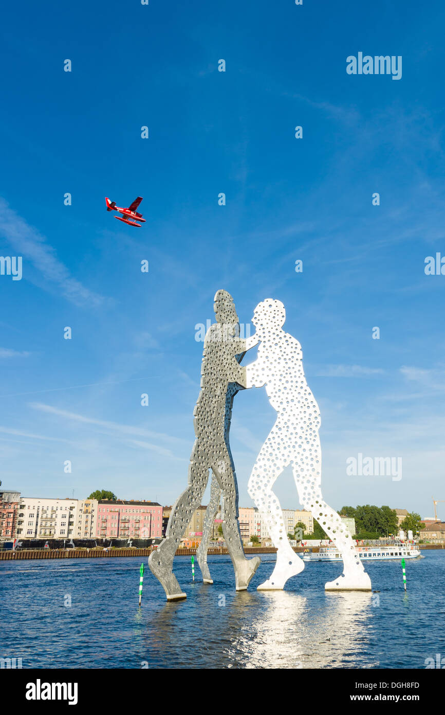 Molecule Man designed by Jonathan Borofsky Stock Photo - Alamy