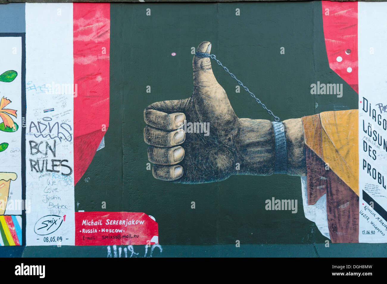 East Side Gallery. Diagonale Loesung des Problems by Michail ...