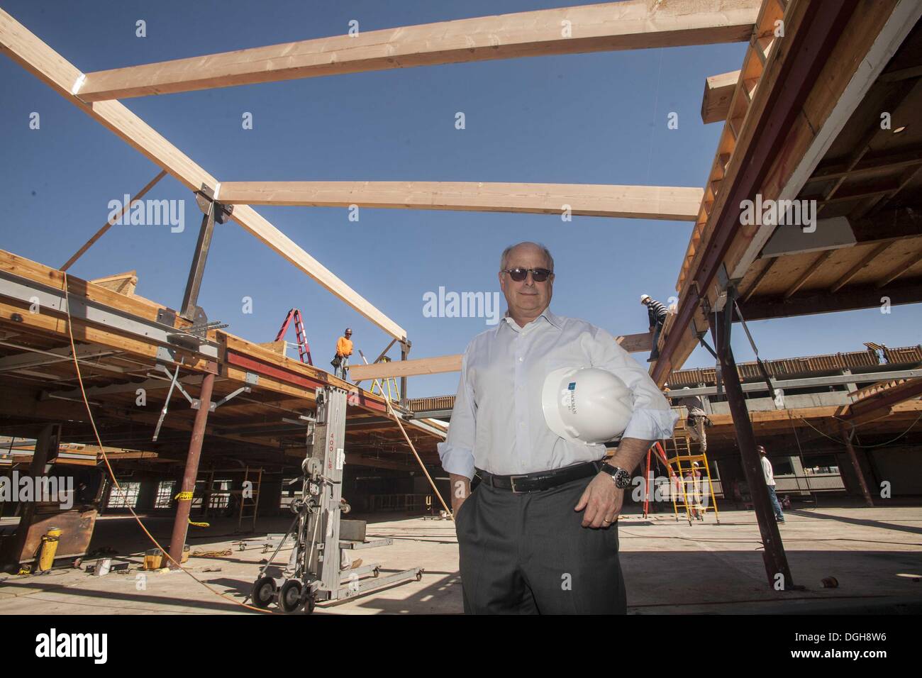 Los Angeles, California, USA. 2nd Jan, 2000. Michael Hackman, CEO of ...