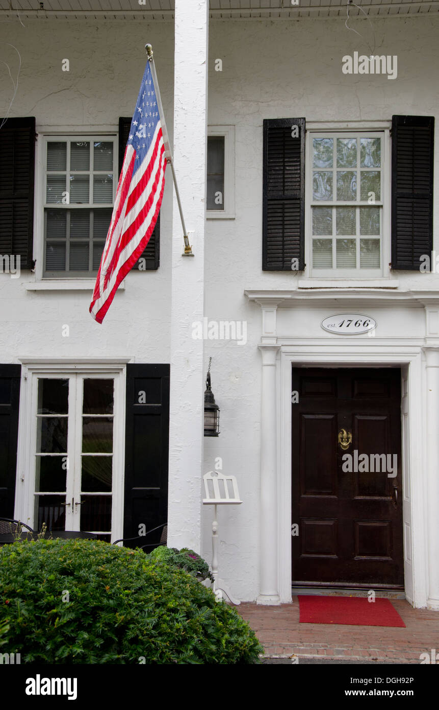 New York, Rhinebeck. Historic Beekman Arms Inn, the oldest inn in ...