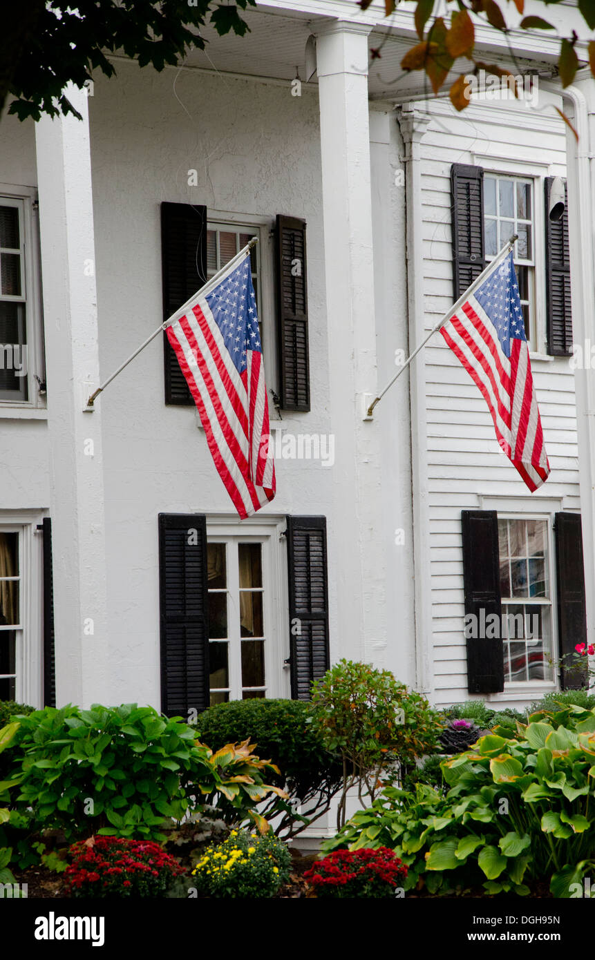 New York, Rhinebeck. Historic Beekman Arms Inn, the oldest inn in ...