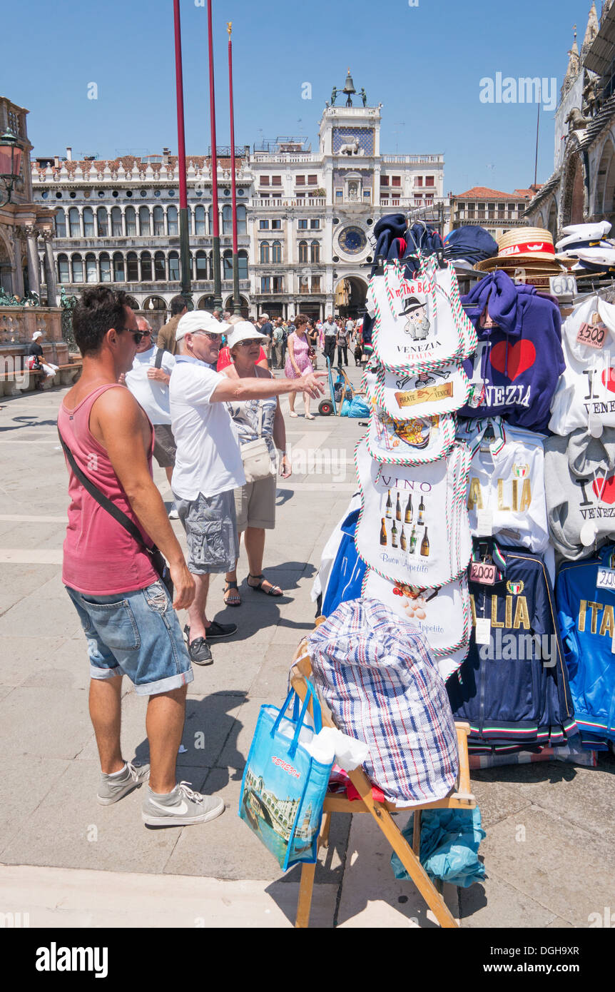 Buying souvenirs hi-res stock photography and images - Alamy