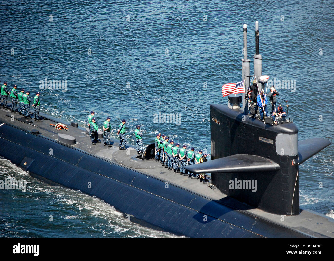 US Navy Los Angeles-class attack submarine USS Dallas departs Naval ...